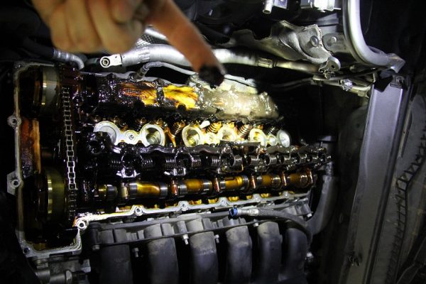 BMW N52 Engine Oil Sludge | Henry's Auto – Foreign Auto Service and ...